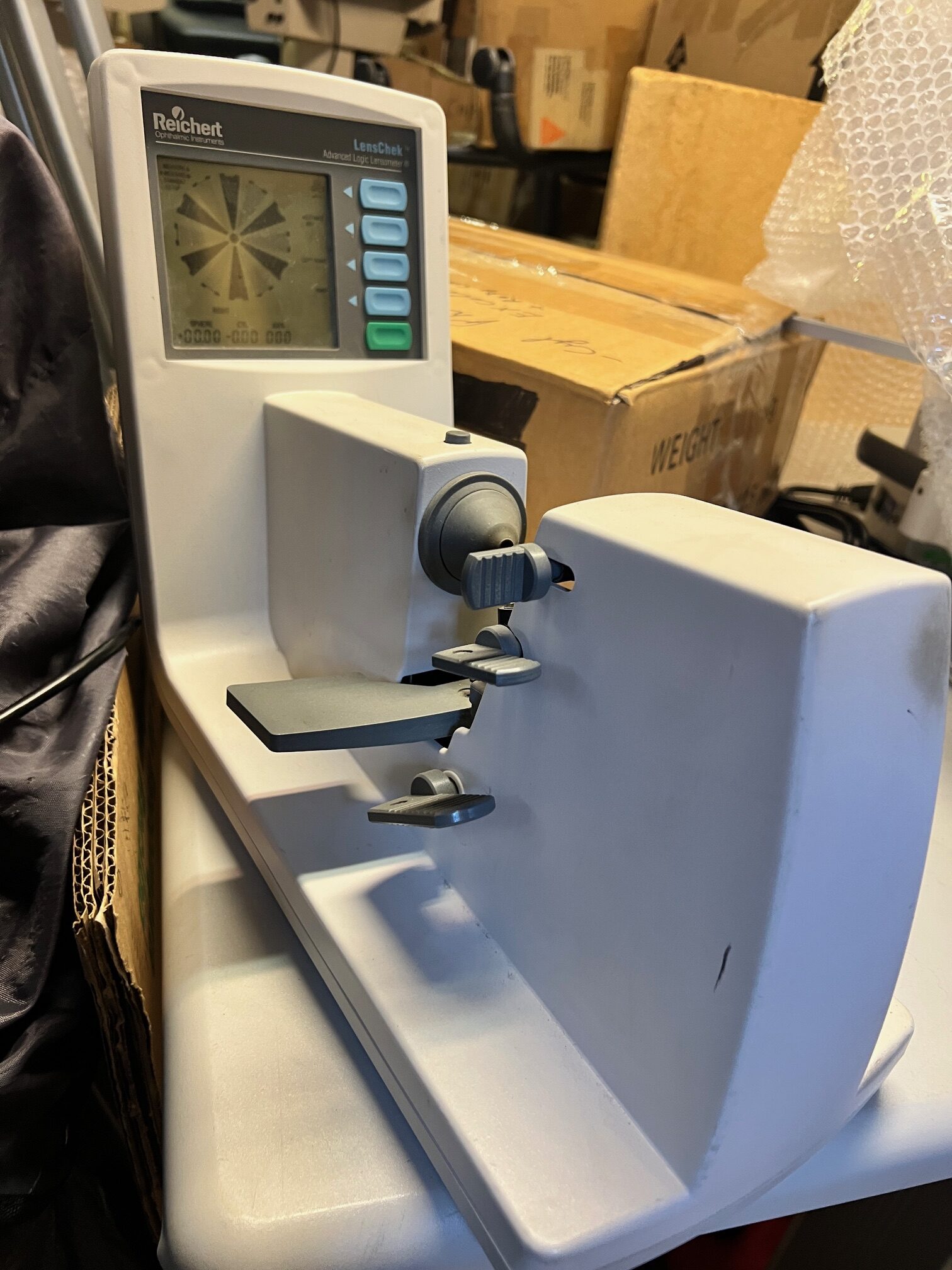 DIGITAL READING LENSOMETER - WECI